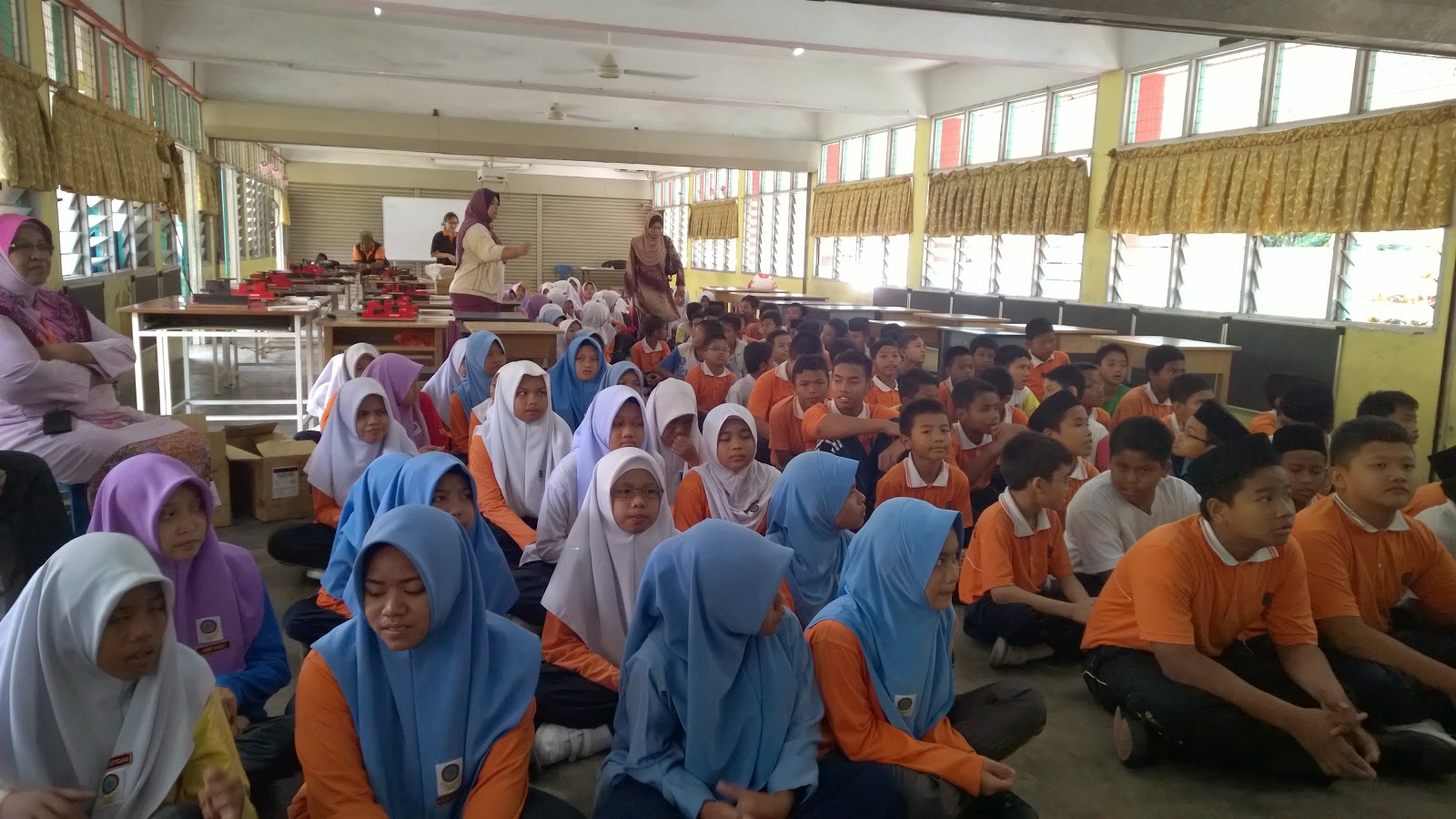Sains dan Teknologi Sekolah Rendah: PROGRAM LUMBA BOT DI SK DENGKIL ...